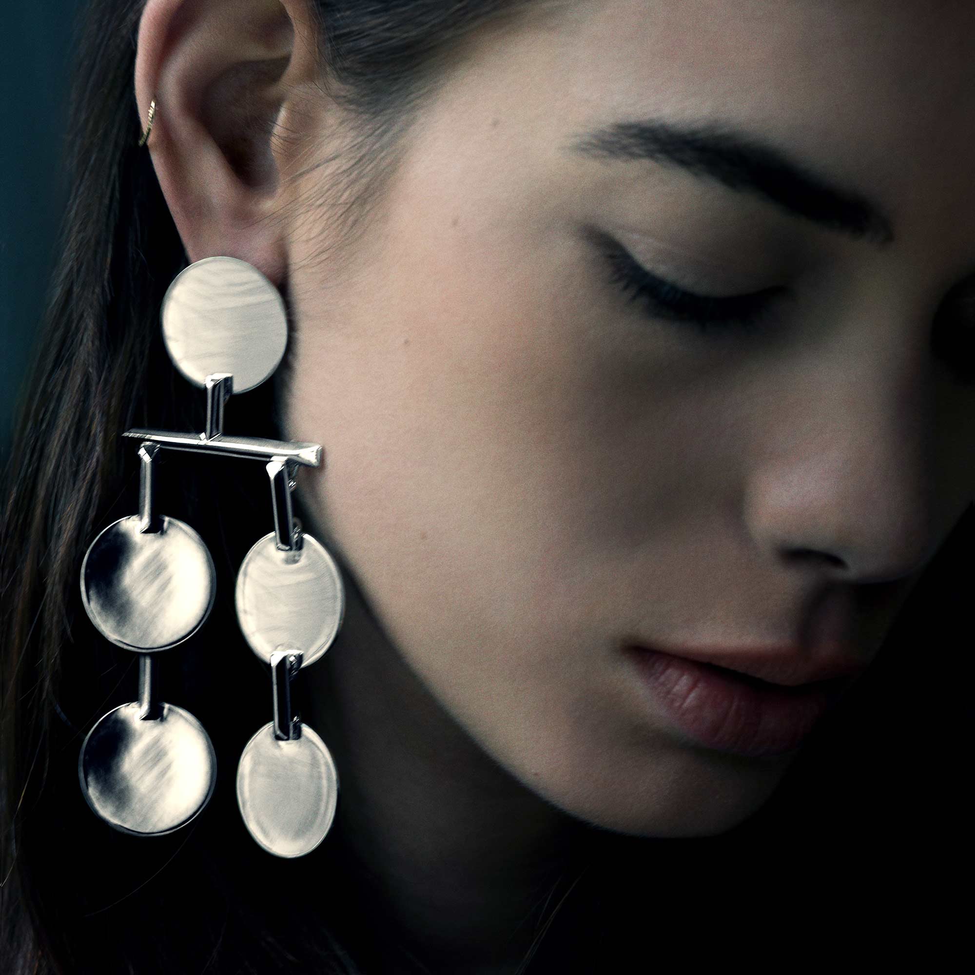 Token Chandelier Earrings Silver – EDDIE BORGO